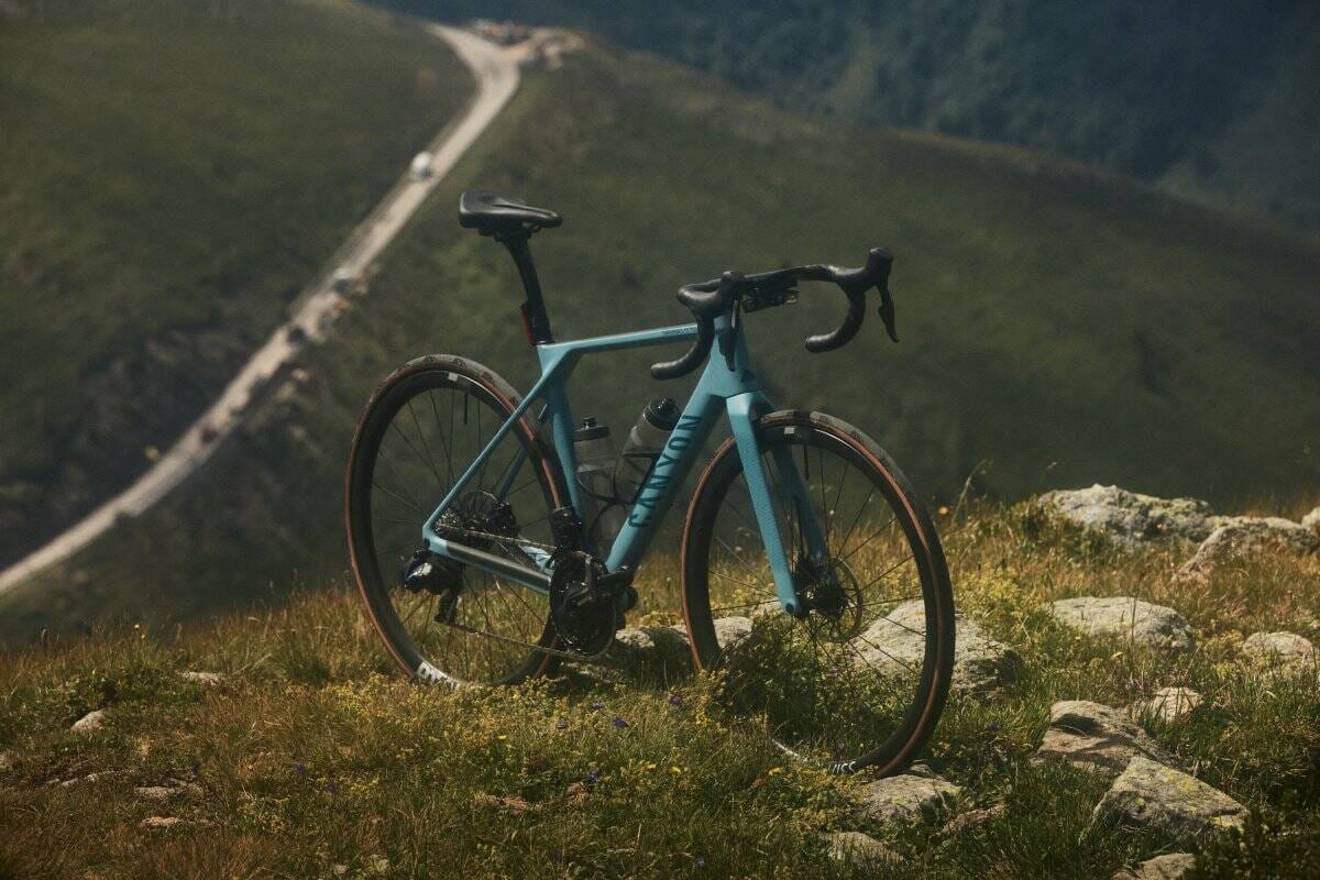 Comfort e prestazioni: Canyon aggiorna la gamma Endurace con i modelli 2023